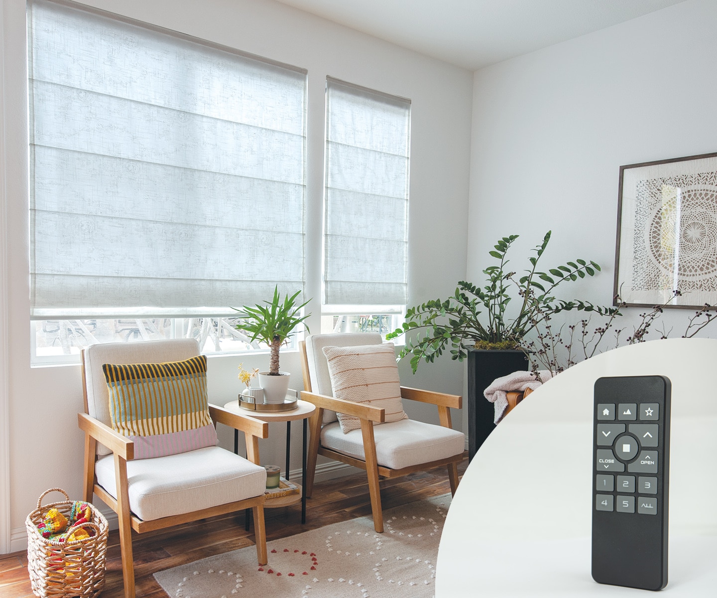 Centerpiece™ Roman Shades