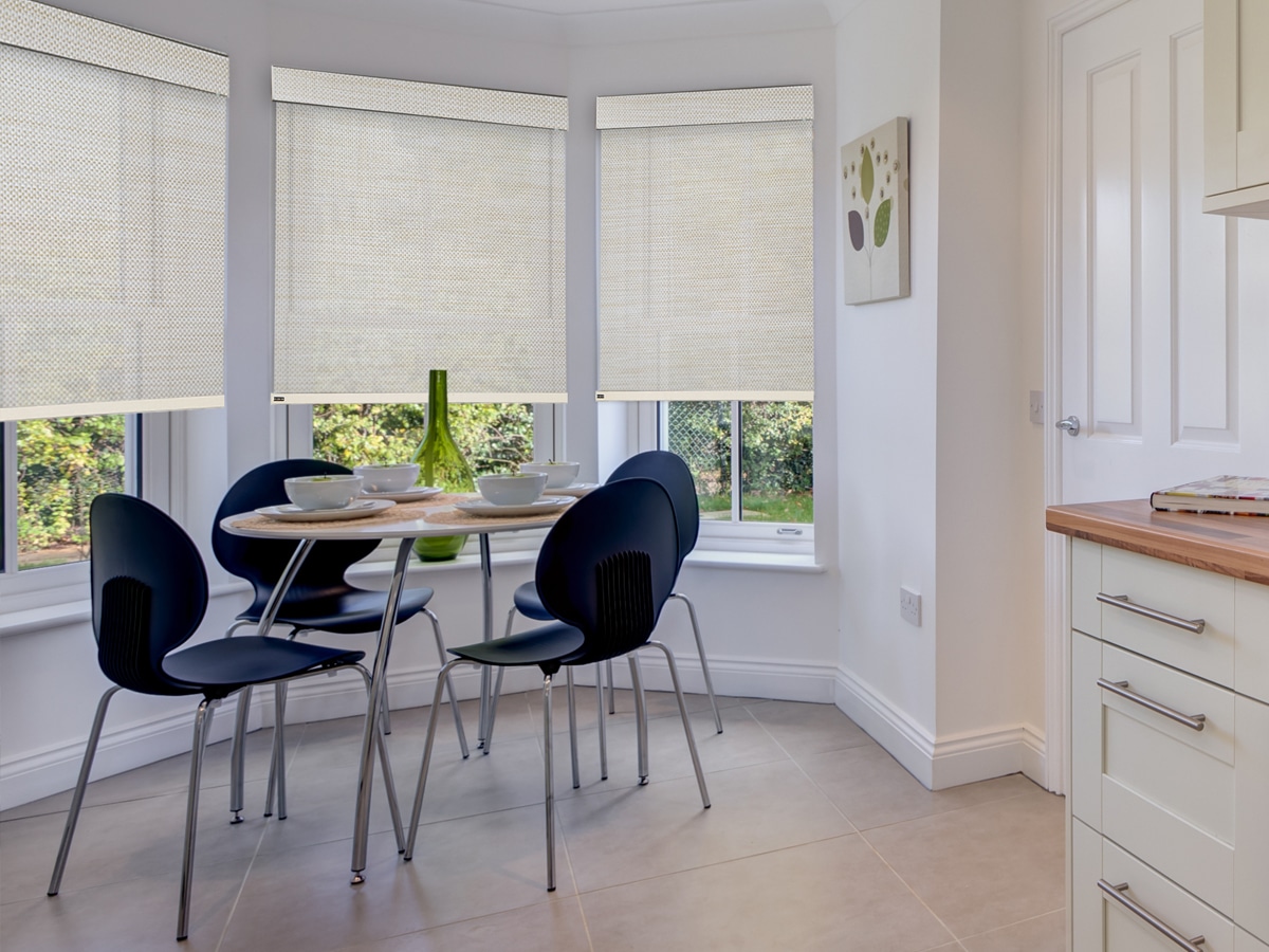 How to Pick the Right Blinds for Bay Windows | Norman Canada